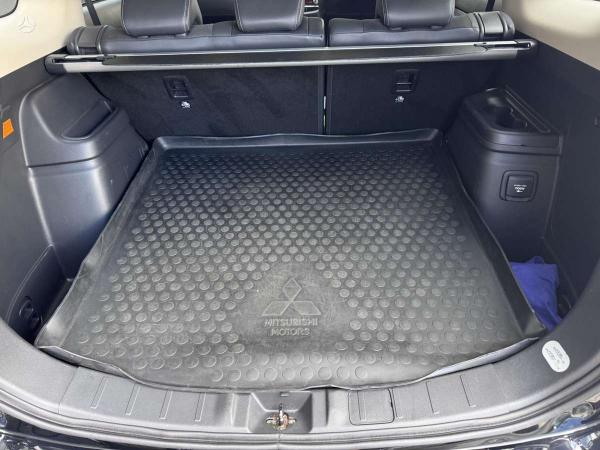 Melns Mitsubishi Outlander 2021 Viļņa, ar dzinēja tilpumu 2.40 L un nobraukumu 140 tūkst. km par 19950 €, foto 9 vietnē AUTOMOTO.COM.LV