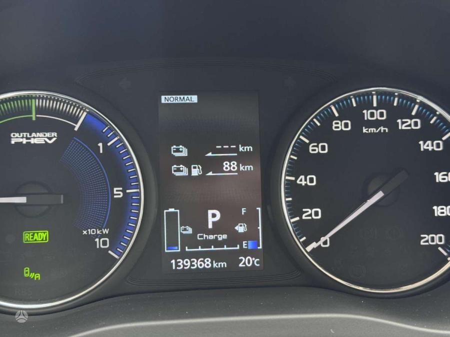 Melns Mitsubishi Outlander 2021 Viļņa, ar dzinēja tilpumu 2.40 L un nobraukumu 140 tūkst. km par 19950 €, foto 16 vietnē AUTOMOTO.COM.LV