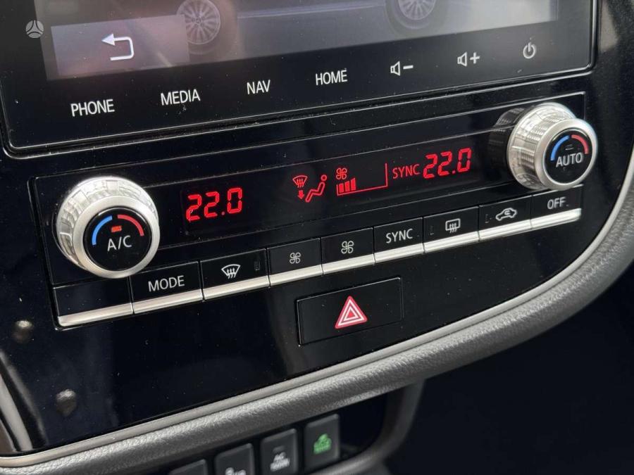 Melns Mitsubishi Outlander 2021 Viļņa, ar dzinēja tilpumu 2.40 L un nobraukumu 140 tūkst. km par 19950 €, foto 26 vietnē AUTOMOTO.COM.LV