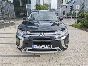 Melns Mitsubishi Outlander 2021 Viļņa, ar dzinēja tilpumu 2.36 L un nobraukumu 82 tūkst. km par 19200 €, foto 3 vietnē AUTOMOTO.COM.LV