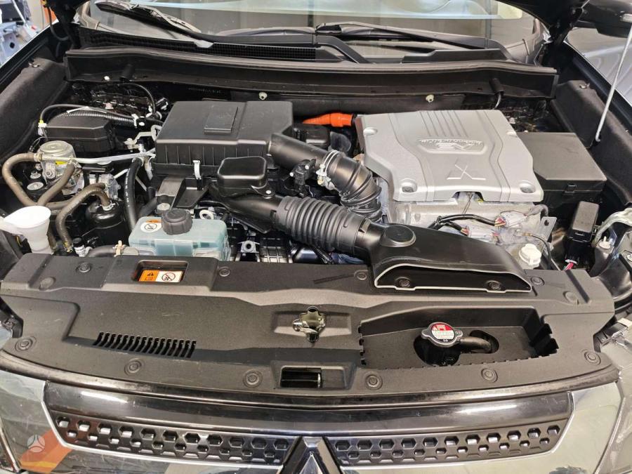 Melns Mitsubishi Outlander 2021 Viļņa, ar dzinēja tilpumu 2.36 L un nobraukumu 82 tūkst. km par 19200 €, foto 13 vietnē AUTOMOTO.COM.LV