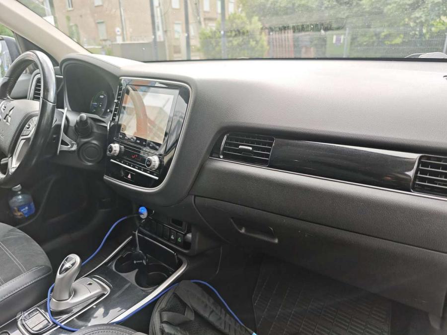 Melns Mitsubishi Outlander 2021 Viļņa, ar dzinēja tilpumu 2.36 L un nobraukumu 82 tūkst. km par 19200 €, foto 16 vietnē AUTOMOTO.COM.LV