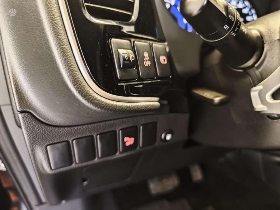 Melns Mitsubishi Outlander 2021 Viļņa, ar dzinēja tilpumu 2.36 L un nobraukumu 82 tūkst. km par 19200 €, foto 18 vietnē AUTOMOTO.COM.LV