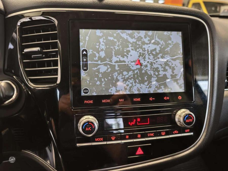 Melns Mitsubishi Outlander 2021 Viļņa, ar dzinēja tilpumu 2.36 L un nobraukumu 82 tūkst. km par 19200 €, foto 25 vietnē AUTOMOTO.COM.LV