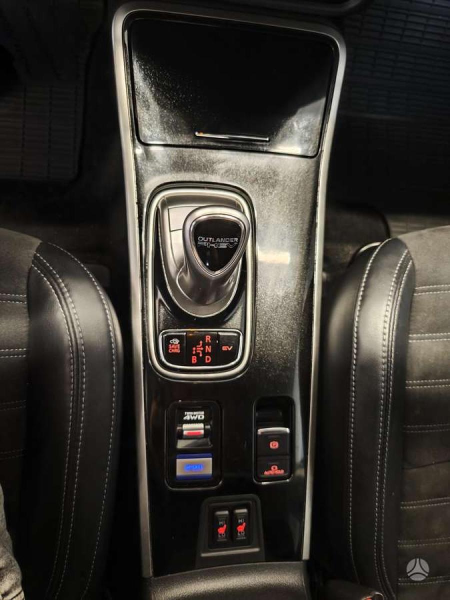 Melns Mitsubishi Outlander 2021 Viļņa, ar dzinēja tilpumu 2.36 L un nobraukumu 82 tūkst. km par 19200 €, foto 31 vietnē AUTOMOTO.COM.LV