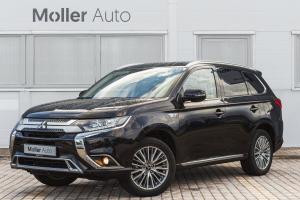 Black Mitsubishi Outlander 2021 in Ventspils, with an engine capacity of 2.40 L and mileage of 85 thousand km for 20200 €, photo  on AUTOMOTO.COM.LV