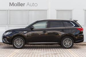 Melns Mitsubishi Outlander 2021 Ventspils, ar dzinēja tilpumu 2.40 L un nobraukumu 85 tūkst. km par 20200 €, foto 3 vietnē AUTOMOTO.COM.LV