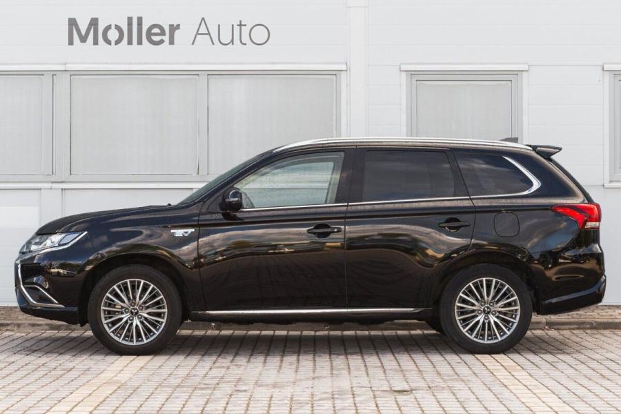 Melns Mitsubishi Outlander 2021 Ventspils, ar dzinēja tilpumu 2.40 L un nobraukumu 85 tūkst. km par 20200 €, foto 3 vietnē AUTOMOTO.COM.LV