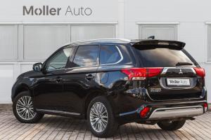Melns Mitsubishi Outlander 2021 Ventspils, ar dzinēja tilpumu 2.40 L un nobraukumu 85 tūkst. km par 20200 €, foto 4 vietnē AUTOMOTO.COM.LV