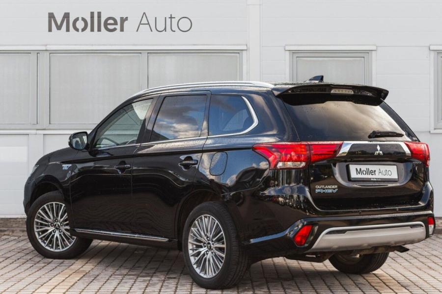 Melns Mitsubishi Outlander 2021 Ventspils, ar dzinēja tilpumu 2.40 L un nobraukumu 85 tūkst. km par 20200 €, foto 4 vietnē AUTOMOTO.COM.LV