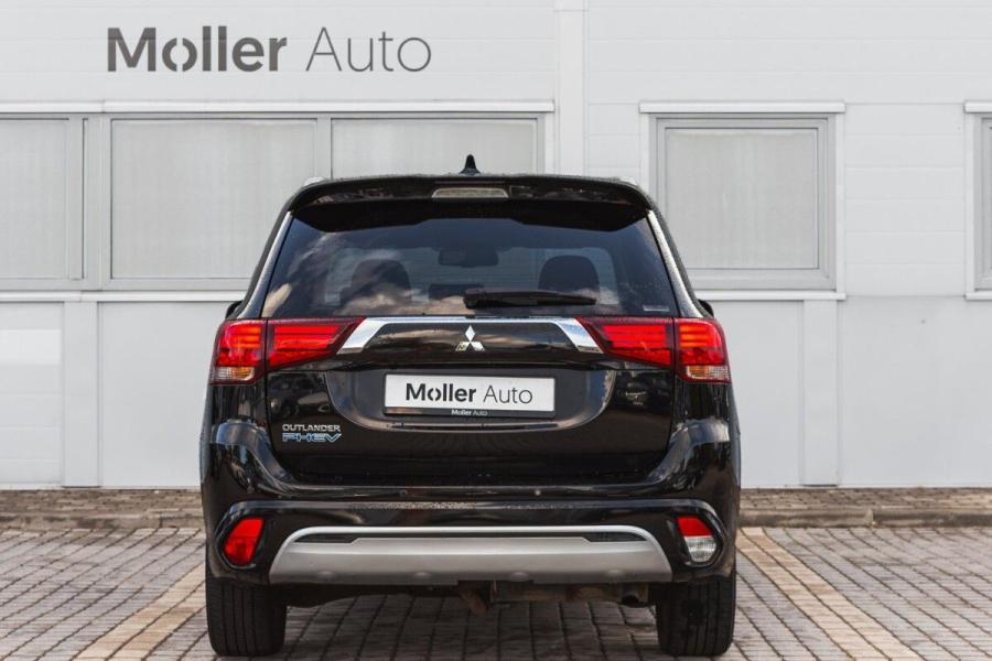 Melns Mitsubishi Outlander 2021 Ventspils, ar dzinēja tilpumu 2.40 L un nobraukumu 85 tūkst. km par 20200 €, foto 5 vietnē AUTOMOTO.COM.LV