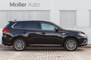 Melns Mitsubishi Outlander 2021 Ventspils, ar dzinēja tilpumu 2.40 L un nobraukumu 85 tūkst. km par 20200 €, foto 7 vietnē AUTOMOTO.COM.LV