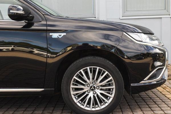 Melns Mitsubishi Outlander 2021 Ventspils, ar dzinēja tilpumu 2.40 L un nobraukumu 85 tūkst. km par 20200 €, foto 9 vietnē AUTOMOTO.COM.LV