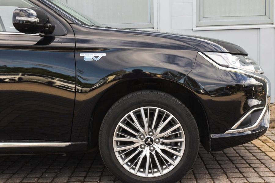 Melns Mitsubishi Outlander 2021 Ventspils, ar dzinēja tilpumu 2.40 L un nobraukumu 85 tūkst. km par 20200 €, foto 10 vietnē AUTOMOTO.COM.LV