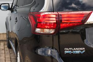 Melns Mitsubishi Outlander 2021 Ventspils, ar dzinēja tilpumu 2.40 L un nobraukumu 85 tūkst. km par 20200 €, foto 14 vietnē AUTOMOTO.COM.LV