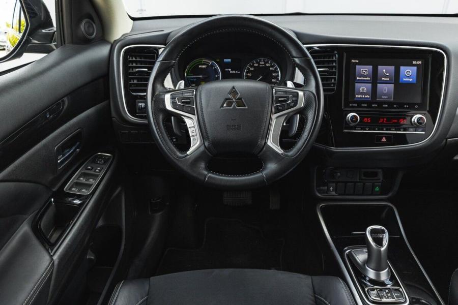 Melns Mitsubishi Outlander 2021 Ventspils, ar dzinēja tilpumu 2.40 L un nobraukumu 85 tūkst. km par 20200 €, foto 19 vietnē AUTOMOTO.COM.LV