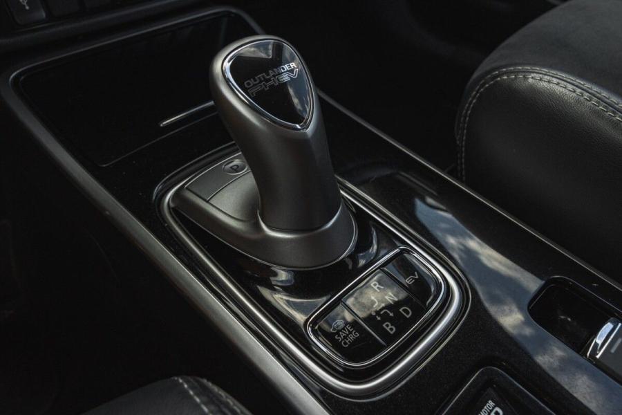 Melns Mitsubishi Outlander 2021 Ventspils, ar dzinēja tilpumu 2.40 L un nobraukumu 85 tūkst. km par 20200 €, foto 29 vietnē AUTOMOTO.COM.LV