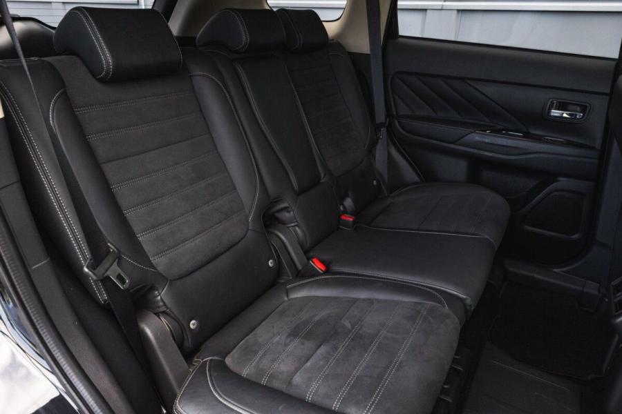 Melns Mitsubishi Outlander 2021 Ventspils, ar dzinēja tilpumu 2.40 L un nobraukumu 85 tūkst. km par 20200 €, foto 33 vietnē AUTOMOTO.COM.LV