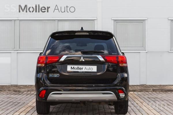 Melns Mitsubishi Outlander 2021 Ventspils, ar dzinēja tilpumu 2.40 L un nobraukumu 85 tūkst. km par 20200 €, foto 4 vietnē AUTOMOTO.COM.LV