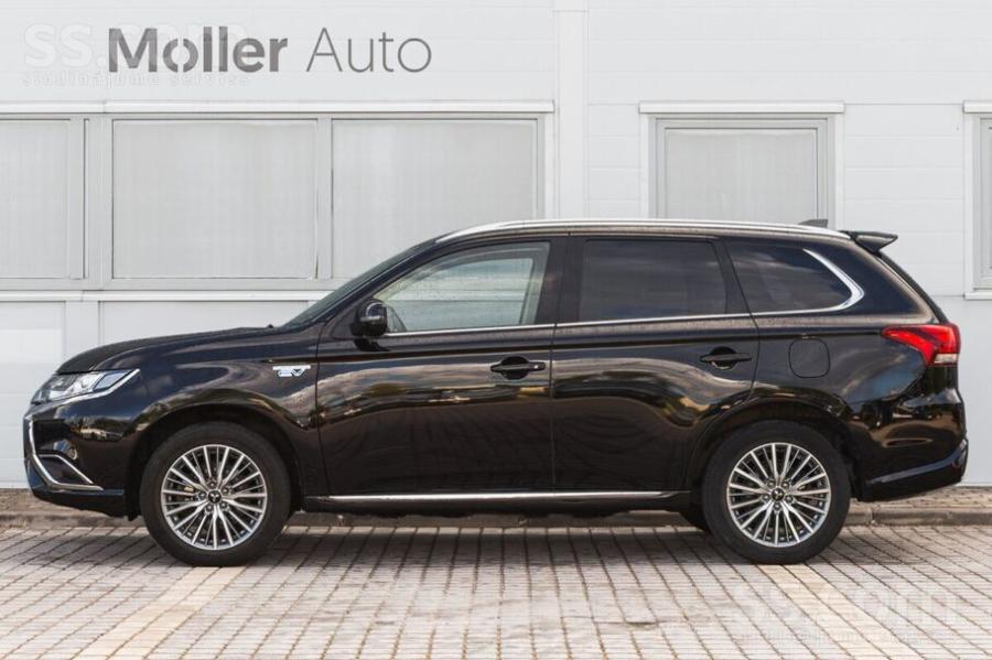Melns Mitsubishi Outlander 2021 Ventspils, ar dzinēja tilpumu 2.40 L un nobraukumu 85 tūkst. km par 20200 €, foto 3 vietnē AUTOMOTO.COM.LV