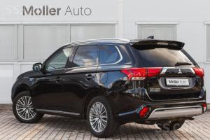 Melns Mitsubishi Outlander 2021 Ventspils, ar dzinēja tilpumu 2.40 L un nobraukumu 85 tūkst. km par 20200 €, foto 4 vietnē AUTOMOTO.COM.LV