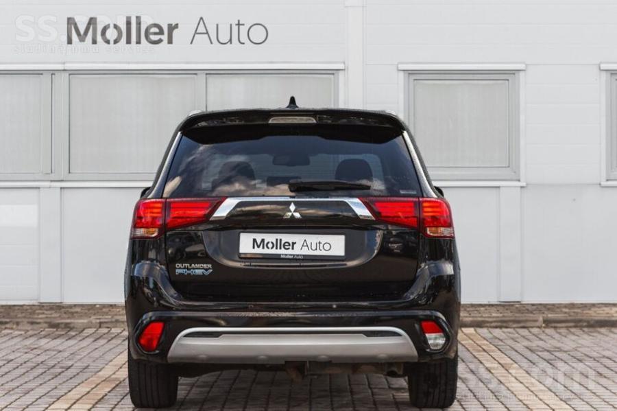 Melns Mitsubishi Outlander 2021 Ventspils, ar dzinēja tilpumu 2.40 L un nobraukumu 85 tūkst. km par 20200 €, foto 5 vietnē AUTOMOTO.COM.LV