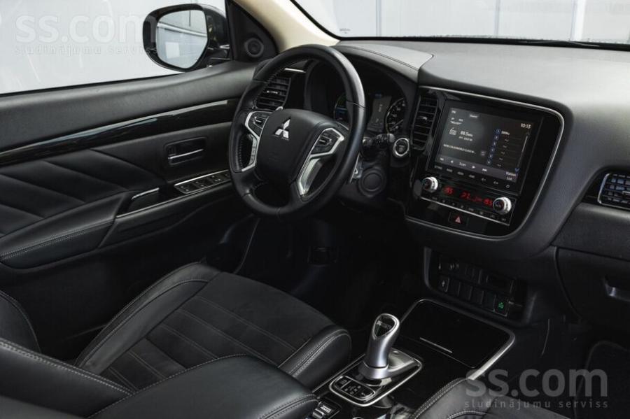 Melns Mitsubishi Outlander 2021 Ventspils, ar dzinēja tilpumu 2.40 L un nobraukumu 85 tūkst. km par 20200 €, foto 16 vietnē AUTOMOTO.COM.LV