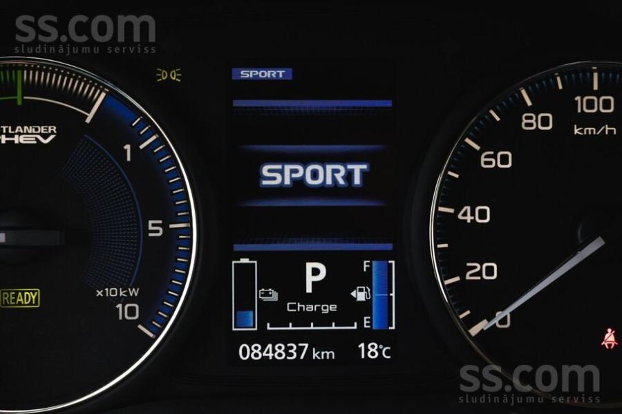 Melns Mitsubishi Outlander 2021 Ventspils, ar dzinēja tilpumu 2.40 L un nobraukumu 85 tūkst. km par 20200 €, foto 22 vietnē AUTOMOTO.COM.LV