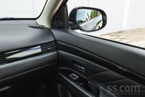 Melns Mitsubishi Outlander 2021 Ventspils, ar dzinēja tilpumu 2.40 L un nobraukumu 85 tūkst. km par 20200 €, foto 32 vietnē AUTOMOTO.COM.LV