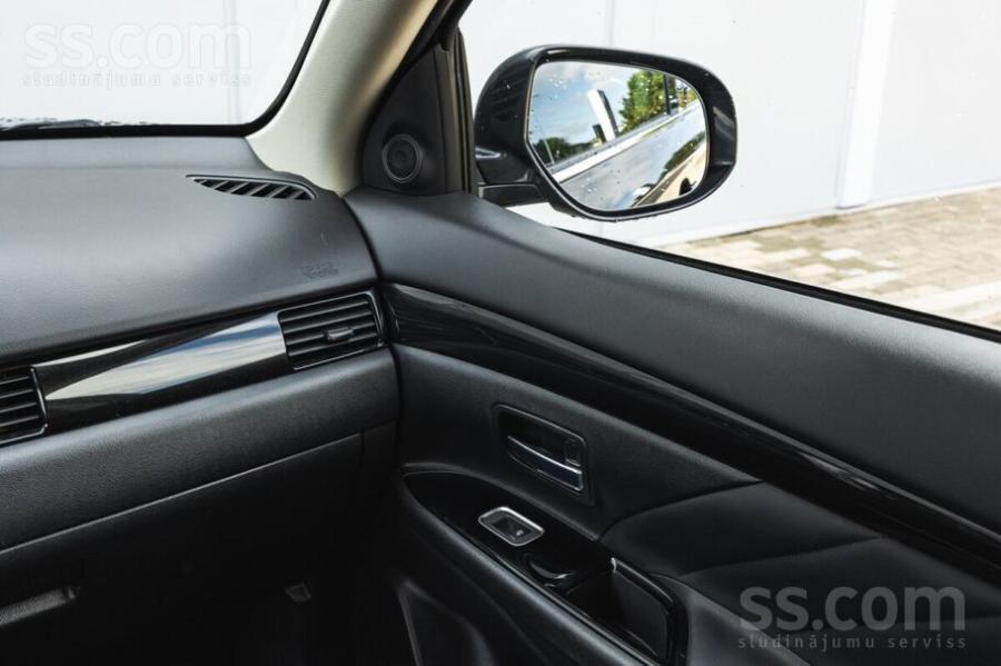 Melns Mitsubishi Outlander 2021 Ventspils, ar dzinēja tilpumu 2.40 L un nobraukumu 85 tūkst. km par 20200 €, foto 32 vietnē AUTOMOTO.COM.LV
