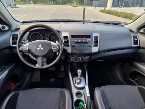 Melns Mitsubishi Outlander 2011 Viļņa, ar dzinēja tilpumu 2.40 L un nobraukumu 215 tūkst. km par 3499 €, foto 10 vietnē AUTOMOTO.COM.LV