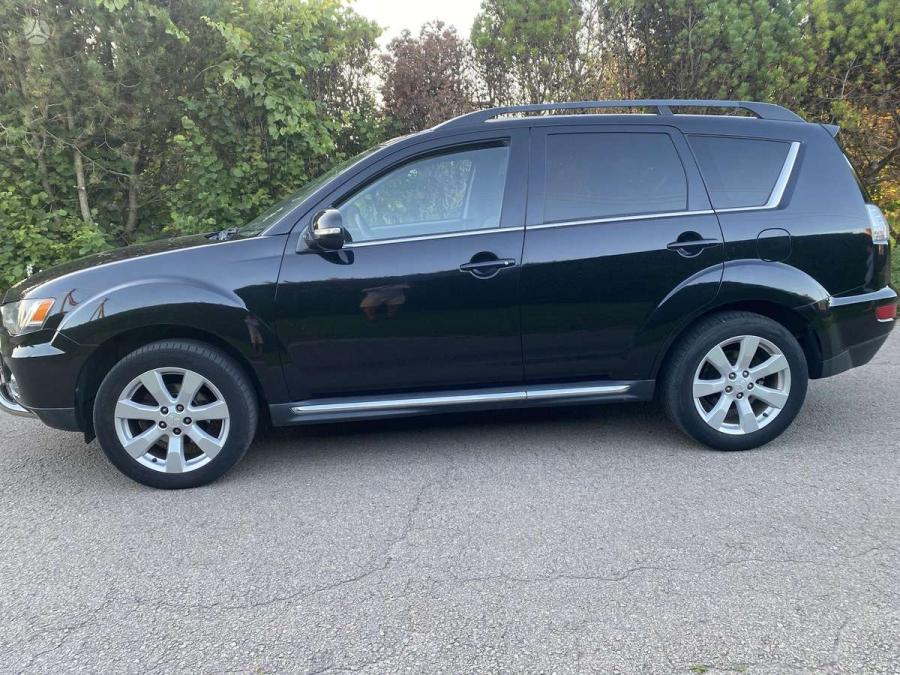 Melns Mitsubishi Outlander 2012 Kauņa, ar dzinēja tilpumu 2.20 L un nobraukumu 179 tūkst. km par 6150 €, foto 3 vietnē AUTOMOTO.COM.LV