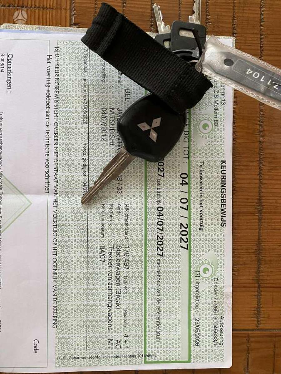 Melns Mitsubishi Outlander 2012 Kauņa, ar dzinēja tilpumu 2.20 L un nobraukumu 179 tūkst. km par 6150 €, foto 5 vietnē AUTOMOTO.COM.LV