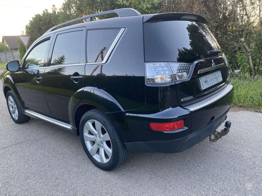 Melns Mitsubishi Outlander 2012 Kauņa, ar dzinēja tilpumu 2.20 L un nobraukumu 179 tūkst. km par 6150 €, foto 10 vietnē AUTOMOTO.COM.LV