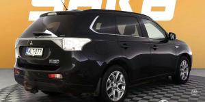 Black Mitsubishi Outlander 2014 in Vilnius, with an engine capacity of 2.00 L and mileage of 188 thousand km for 6500 €, photo 4 on AUTOMOTO.COM.LV