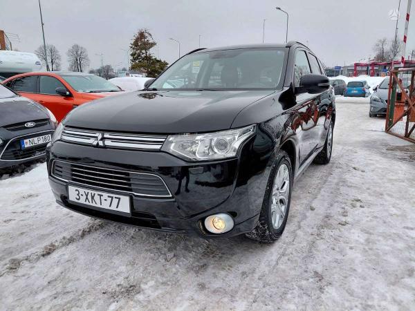 Melns Mitsubishi Outlander 2014 Klaipėda, ar dzinēja tilpumu 2.00 L un nobraukumu 237 tūkst. km par 7999 €, foto 3 vietnē AUTOMOTO.COM.LV
