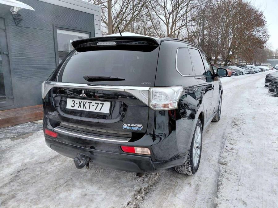 Melns Mitsubishi Outlander 2014 Klaipėda, ar dzinēja tilpumu 2.00 L un nobraukumu 237 tūkst. km par 7999 €, foto 9 vietnē AUTOMOTO.COM.LV