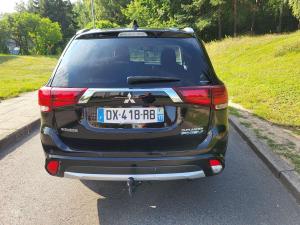 Black Mitsubishi Outlander 2015 in Vilnius, with an engine capacity of 2.00 L and mileage of 178 thousand km for 13550 €, photo 6 on AUTOMOTO.COM.LV