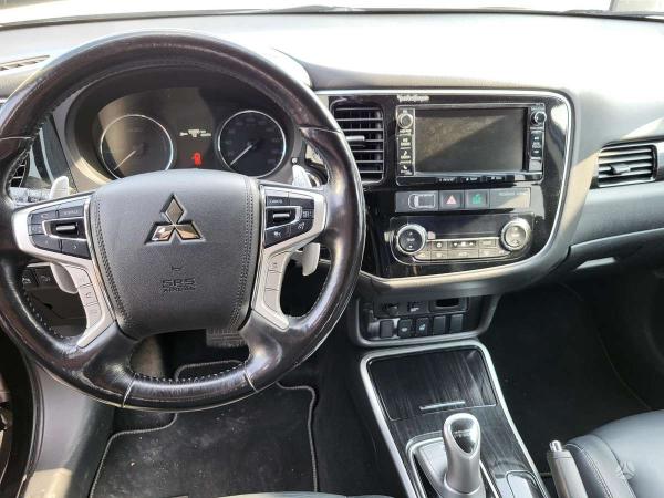 Melns Mitsubishi Outlander 2015 Viļņa, ar dzinēja tilpumu 2.00 L un nobraukumu 178 tūkst. km par 13550 €, foto 11 vietnē AUTOMOTO.COM.LV