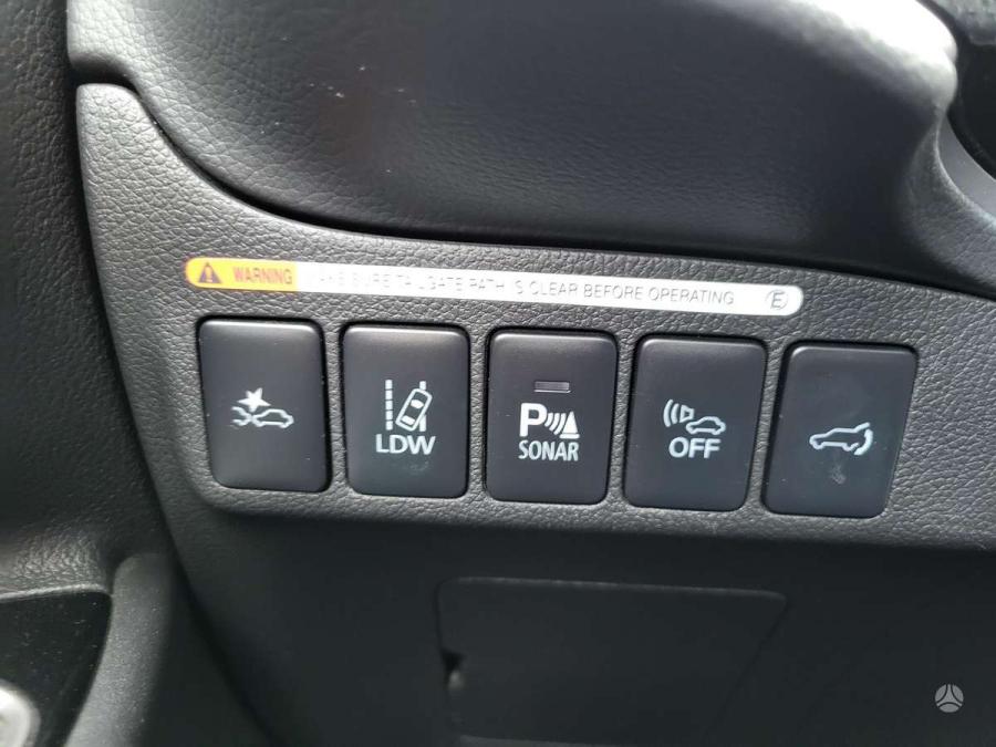 Black Mitsubishi Outlander 2015 in Vilnius, with an engine capacity of 2.00 L and mileage of 178 thousand km for 13550 €, photo 17 on AUTOMOTO.COM.LV