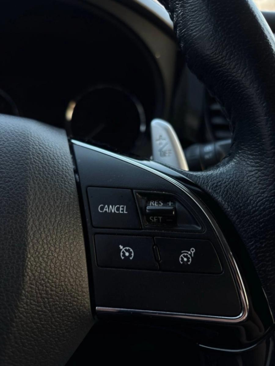 Black Mitsubishi Outlander 2017 in Riga, with an engine capacity of 2.30 L and mileage of 191 thousand km for 12699 €, photo 3 on AUTOMOTO.COM.LV