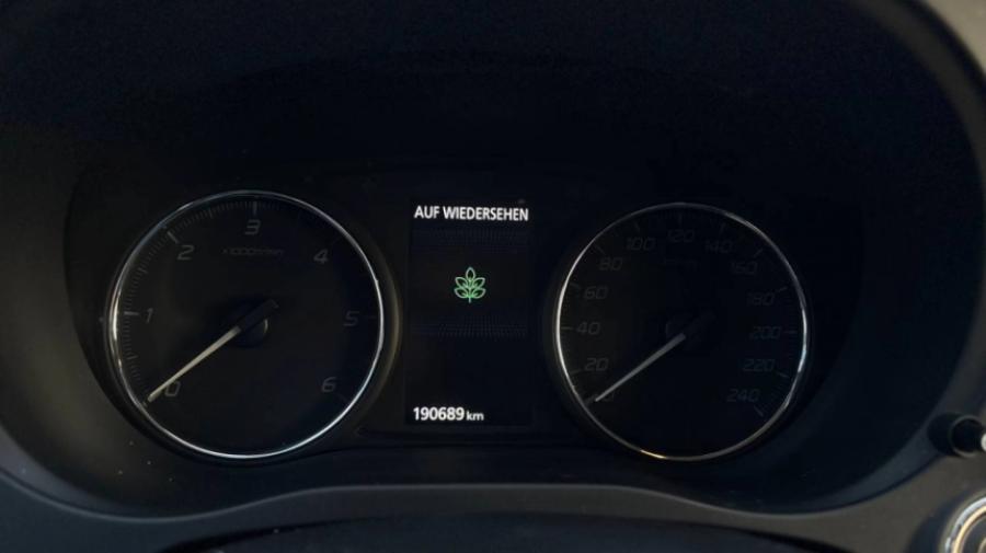 Black Mitsubishi Outlander 2017 in Riga, with an engine capacity of 2.30 L and mileage of 191 thousand km for 12699 €, photo 4 on AUTOMOTO.COM.LV