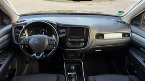 Black Mitsubishi Outlander 2017 in Riga, with an engine capacity of 2.30 L and mileage of 191 thousand km for 12699 €, photo 8 on AUTOMOTO.COM.LV