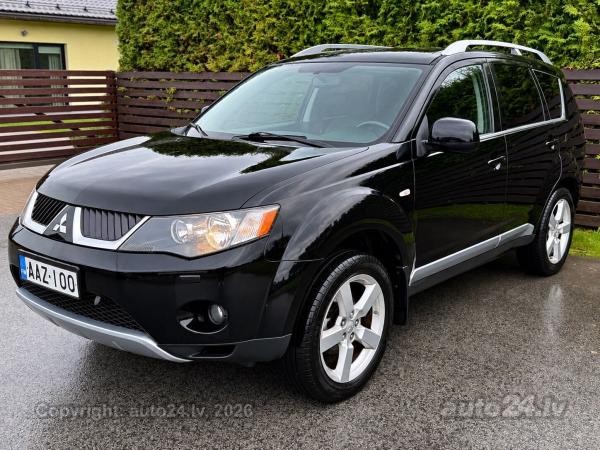 Mitsubishi Outlander 2008 in Tallinn on AUTOMOTO.COM.LV Black Mitsubishi Outlander 2008 in Tallinn, with an engine capacity of 2.40 L and mileage of 299 thousand km for 3490 €, photo 4 on AUTOMOTO.COM.LV