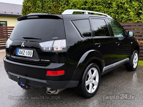 Mitsubishi Outlander 2008 in Tallinn on AUTOMOTO.COM.LV Black Mitsubishi Outlander 2008 in Tallinn, with an engine capacity of 2.40 L and mileage of 299 thousand km for 3490 €, photo 7 on AUTOMOTO.COM.LV
