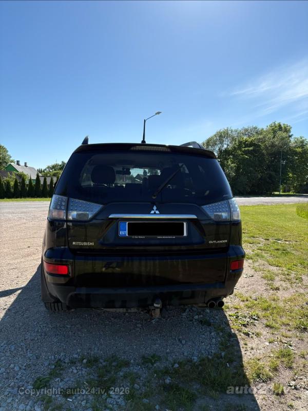 Melns Mitsubishi Outlander 2012 Kuresāre, ar dzinēja tilpumu 2.20 L un nobraukumu 356 tūkst. km par 5650 €, foto 5 vietnē AUTOMOTO.COM.LV