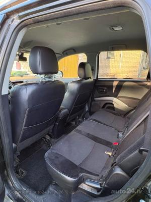 Melns Mitsubishi Outlander 2012 Kuresāre, ar dzinēja tilpumu 2.20 L un nobraukumu 356 tūkst. km par 5650 €, foto 12 vietnē AUTOMOTO.COM.LV