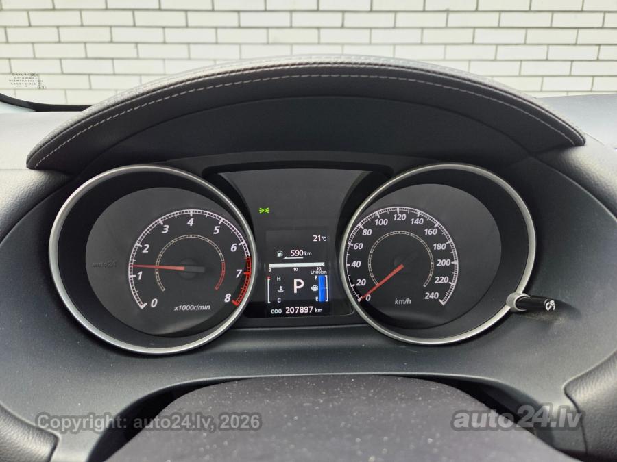 Black Mitsubishi Outlander 2012 in Tallinn, with an engine capacity of 2.40 L and mileage of 208 thousand km for 6900 €, photo 6 on AUTOMOTO.COM.LV