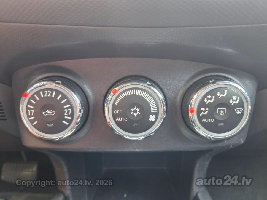 Black Mitsubishi Outlander 2012 in Tallinn, with an engine capacity of 2.40 L and mileage of 208 thousand km for 6900 €, photo 12 on AUTOMOTO.COM.LV