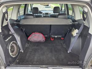 Black Mitsubishi Outlander 2012 in Tallinn, with an engine capacity of 2.40 L and mileage of 208 thousand km for 6900 €, photo 16 on AUTOMOTO.COM.LV